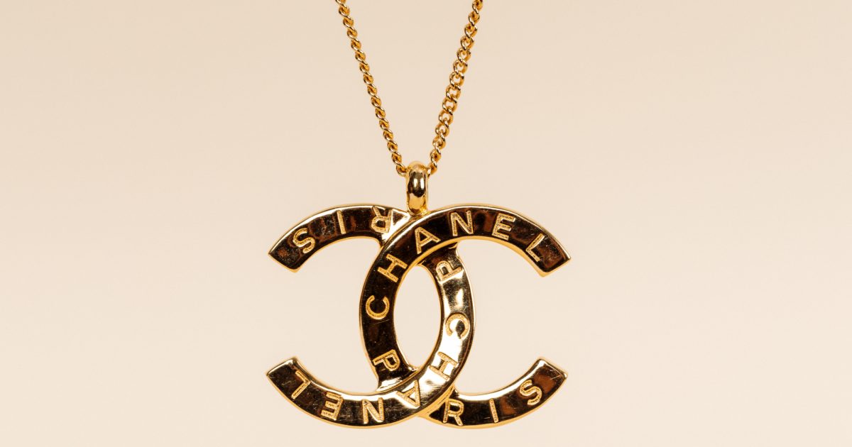 Chanel CC Paris Pendant Necklace | Vivrelle